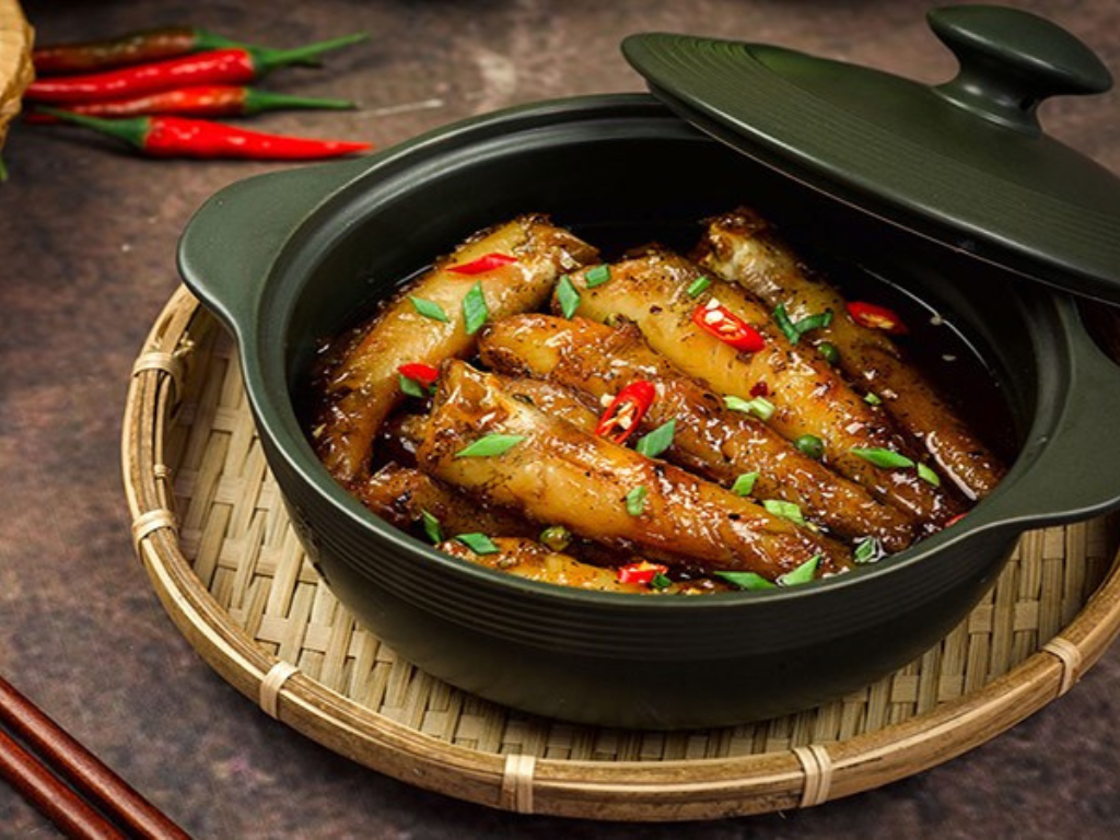 Giải đáp chi tiết: Nồi đất nấu bếp từ được không? Mách bạn cách sử dụng ...